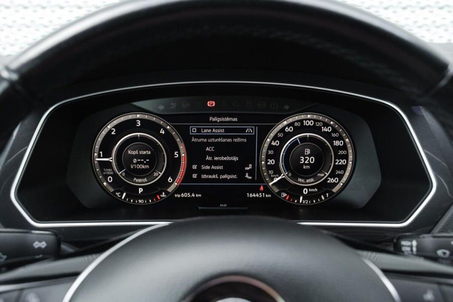 White Volkswagen Tiguan 2019 in Marupe, with an engine capacity of 2.00 L and mileage of 164 thousand km for 22150 €, photo 16 on AUTOMOTO.COM.LV