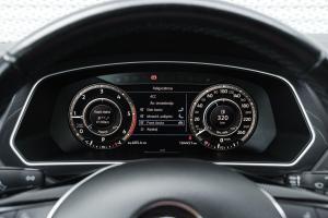White Volkswagen Tiguan 2019 in Marupe, with an engine capacity of 2.00 L and mileage of 164 thousand km for 22150 €, photo 17 on AUTOMOTO.COM.LV