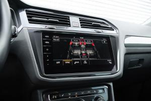 White Volkswagen Tiguan 2019 in Marupe, with an engine capacity of 2.00 L and mileage of 164 thousand km for 22150 €, photo 19 on AUTOMOTO.COM.LV