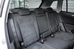 White Volkswagen Tiguan 2019 in Marupe, with an engine capacity of 2.00 L and mileage of 164 thousand km for 22150 €, photo 31 on AUTOMOTO.COM.LV