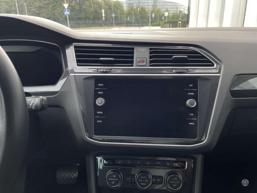 Balts Volkswagen Tiguan 2019 Viļņa, ar dzinēja tilpumu 1.98 L un nobraukumu 92 tūkst. km par 21500 €, foto 26 vietnē AUTOMOTO.COM.LV