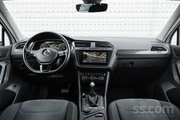 White Volkswagen Tiguan 2019 in Riga, with an engine capacity of 2.00 L and mileage of 164 thousand km for 22150 €, photo 8 on AUTOMOTO.COM.LV