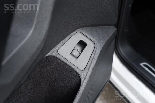 White Volkswagen Tiguan 2019 in Riga, with an engine capacity of 2.00 L and mileage of 164 thousand km for 22150 €, photo 11 on AUTOMOTO.COM.LV