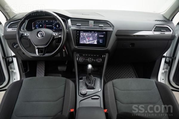 Volkswagen Tiguan 2019 in Tallinn on AUTOMOTO.COM.LV White Volkswagen Tiguan 2019 in Tallinn, with an engine capacity of 2.00 L and mileage of 80 thousand km for 27899 €, photo 3 on AUTOMOTO.COM.LV