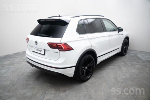 Volkswagen Tiguan 2019 in Tallinn on AUTOMOTO.COM.LV White Volkswagen Tiguan 2019 in Tallinn, with an engine capacity of 2.00 L and mileage of 80 thousand km for 27899 €, photo 4 on AUTOMOTO.COM.LV