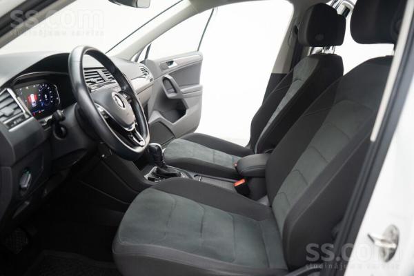 Volkswagen Tiguan 2019 in Tallinn on AUTOMOTO.COM.LV White Volkswagen Tiguan 2019 in Tallinn, with an engine capacity of 2.00 L and mileage of 80 thousand km for 27899 €, photo 9 on AUTOMOTO.COM.LV