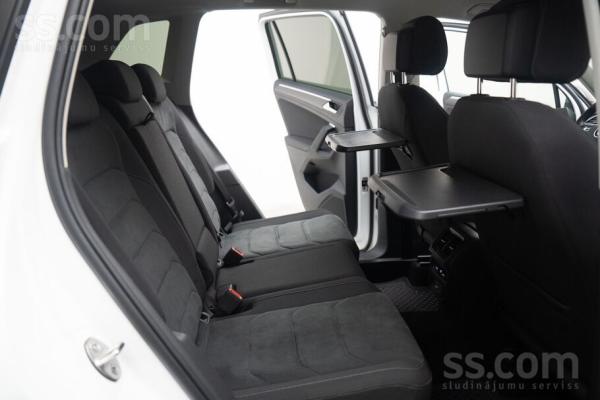 Volkswagen Tiguan 2019 in Tallinn on AUTOMOTO.COM.LV White Volkswagen Tiguan 2019 in Tallinn, with an engine capacity of 2.00 L and mileage of 80 thousand km for 27899 €, photo 11 on AUTOMOTO.COM.LV