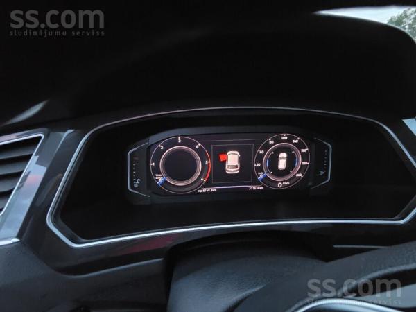 Volkswagen Tiguan 2019 in Riga on AUTOMOTO.COM.LV White Volkswagen Tiguan 2019 in Riga, with an engine capacity of 2.00 L and mileage of 210 thousand km for 17900 €, photo 9 on AUTOMOTO.COM.LV