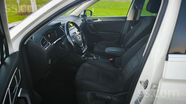Volkswagen Tiguan 2019 in Riga on AUTOMOTO.COM.LV White Volkswagen Tiguan 2019 in Riga, with an engine capacity of 2.00 L and mileage of 214 thousand km for 18500 €, photo 7 on AUTOMOTO.COM.LV