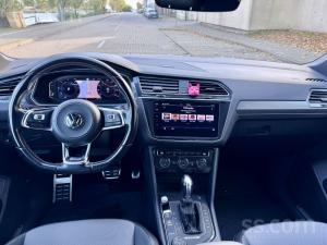 White Volkswagen Tiguan 2019 in Liepaja, with an engine capacity of 2.00 L and mileage of 151 thousand km for 22300 €, photo 7 on AUTOMOTO.COM.LV