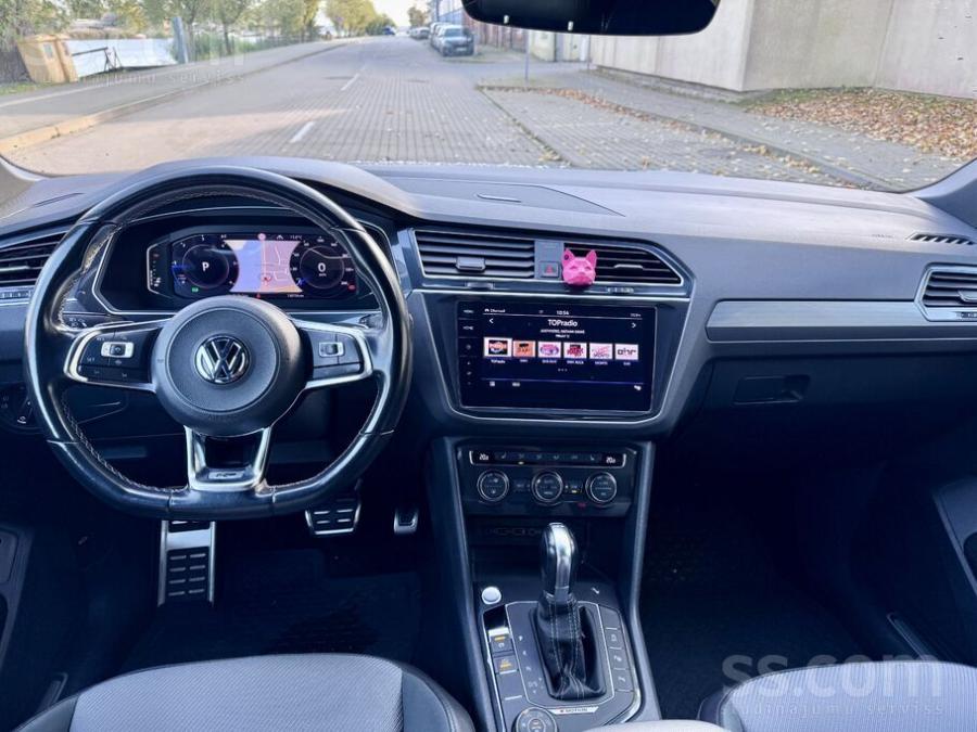 White Volkswagen Tiguan 2019 in Liepaja, with an engine capacity of 2.00 L and mileage of 151 thousand km for 22300 €, photo 7 on AUTOMOTO.COM.LV