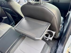 White Volkswagen Tiguan 2019 in Liepaja, with an engine capacity of 2.00 L and mileage of 151 thousand km for 22300 €, photo 13 on AUTOMOTO.COM.LV