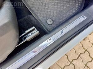 White Volkswagen Tiguan 2019 in Liepaja, with an engine capacity of 2.00 L and mileage of 151 thousand km for 22300 €, photo 15 on AUTOMOTO.COM.LV