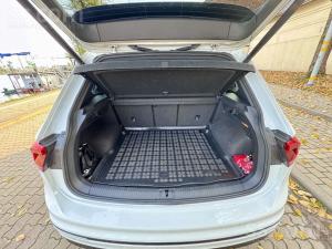White Volkswagen Tiguan 2019 in Liepaja, with an engine capacity of 2.00 L and mileage of 151 thousand km for 22300 €, photo 16 on AUTOMOTO.COM.LV