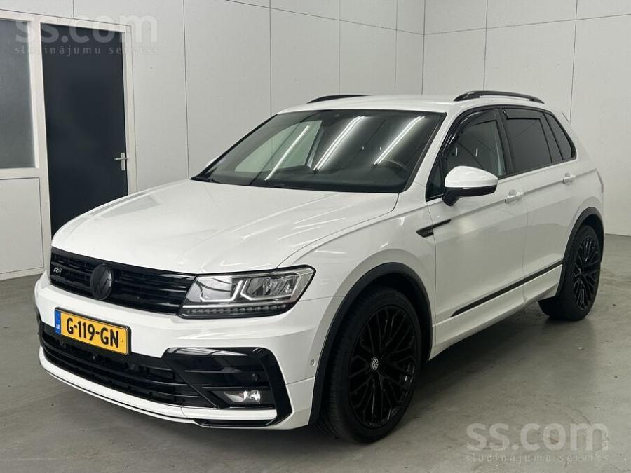 White Volkswagen Tiguan 2019 in Riga, with an engine capacity of 1.50 L and mileage of 212 thousand km for 19300 €, photo 4 on AUTOMOTO.COM.LV