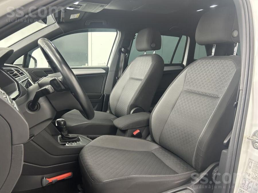 White Volkswagen Tiguan 2019 in Riga, with an engine capacity of 1.50 L and mileage of 212 thousand km for 19300 €, photo 6 on AUTOMOTO.COM.LV