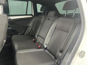 White Volkswagen Tiguan 2019 in Riga, with an engine capacity of 1.50 L and mileage of 212 thousand km for 19300 €, photo 8 on AUTOMOTO.COM.LV