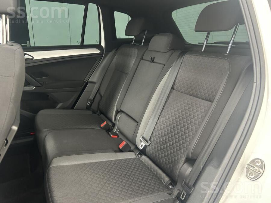 White Volkswagen Tiguan 2019 in Riga, with an engine capacity of 1.50 L and mileage of 212 thousand km for 19300 €, photo 8 on AUTOMOTO.COM.LV