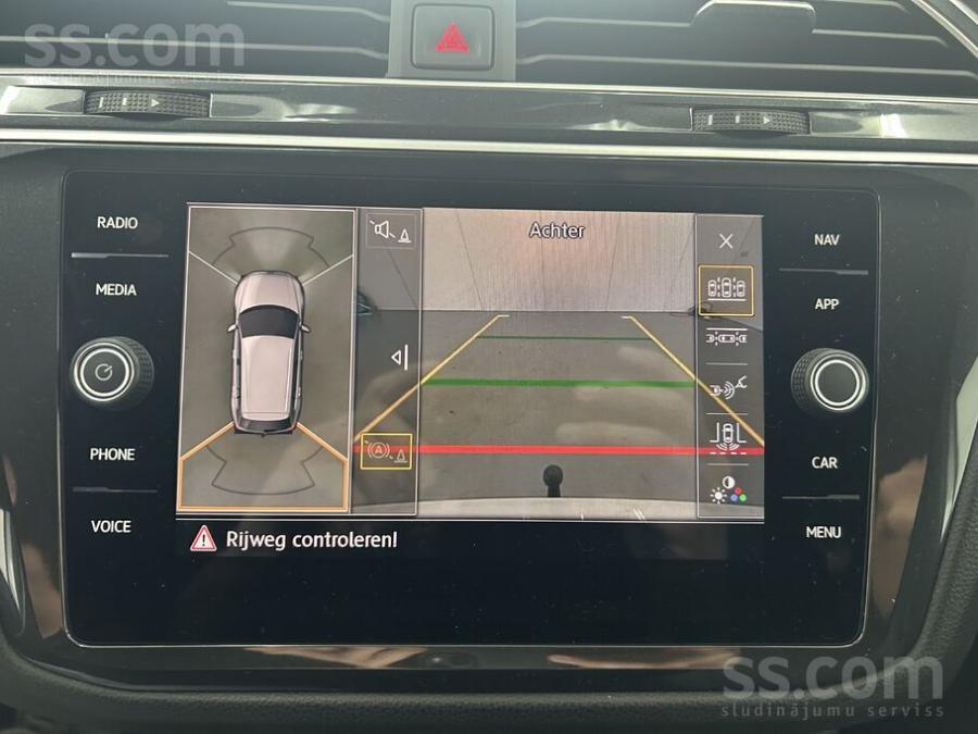 White Volkswagen Tiguan 2019 in Riga, with an engine capacity of 1.50 L and mileage of 212 thousand km for 19300 €, photo 13 on AUTOMOTO.COM.LV