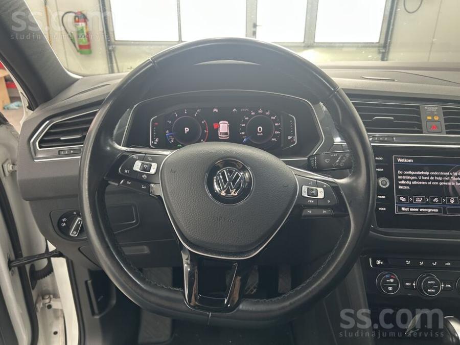 White Volkswagen Tiguan 2019 in Riga, with an engine capacity of 1.50 L and mileage of 212 thousand km for 19300 €, photo 15 on AUTOMOTO.COM.LV