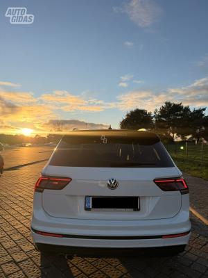 White Volkswagen Tiguan 2019 in Silute, with an engine capacity of 2.00 L and mileage of 100 thousand km for 22000 €, photo 6 on AUTOMOTO.COM.LV
