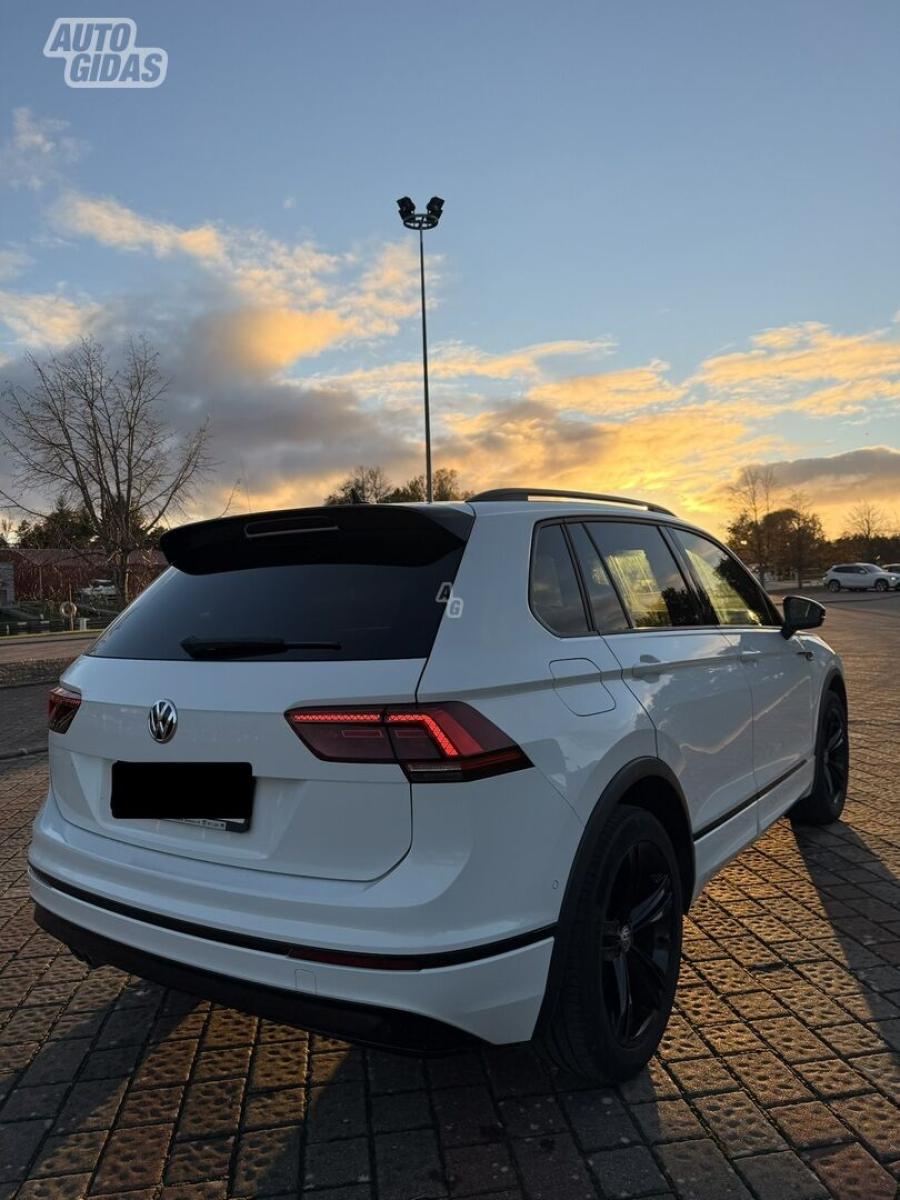 White Volkswagen Tiguan 2019 in Silute, with an engine capacity of 2.00 L and mileage of 100 thousand km for 22000 €, photo 7 on AUTOMOTO.COM.LV