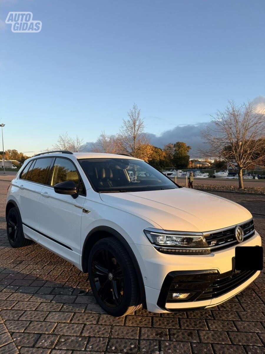 White Volkswagen Tiguan 2019 in Silute, with an engine capacity of 2.00 L and mileage of 100 thousand km for 22000 €, photo 8 on AUTOMOTO.COM.LV