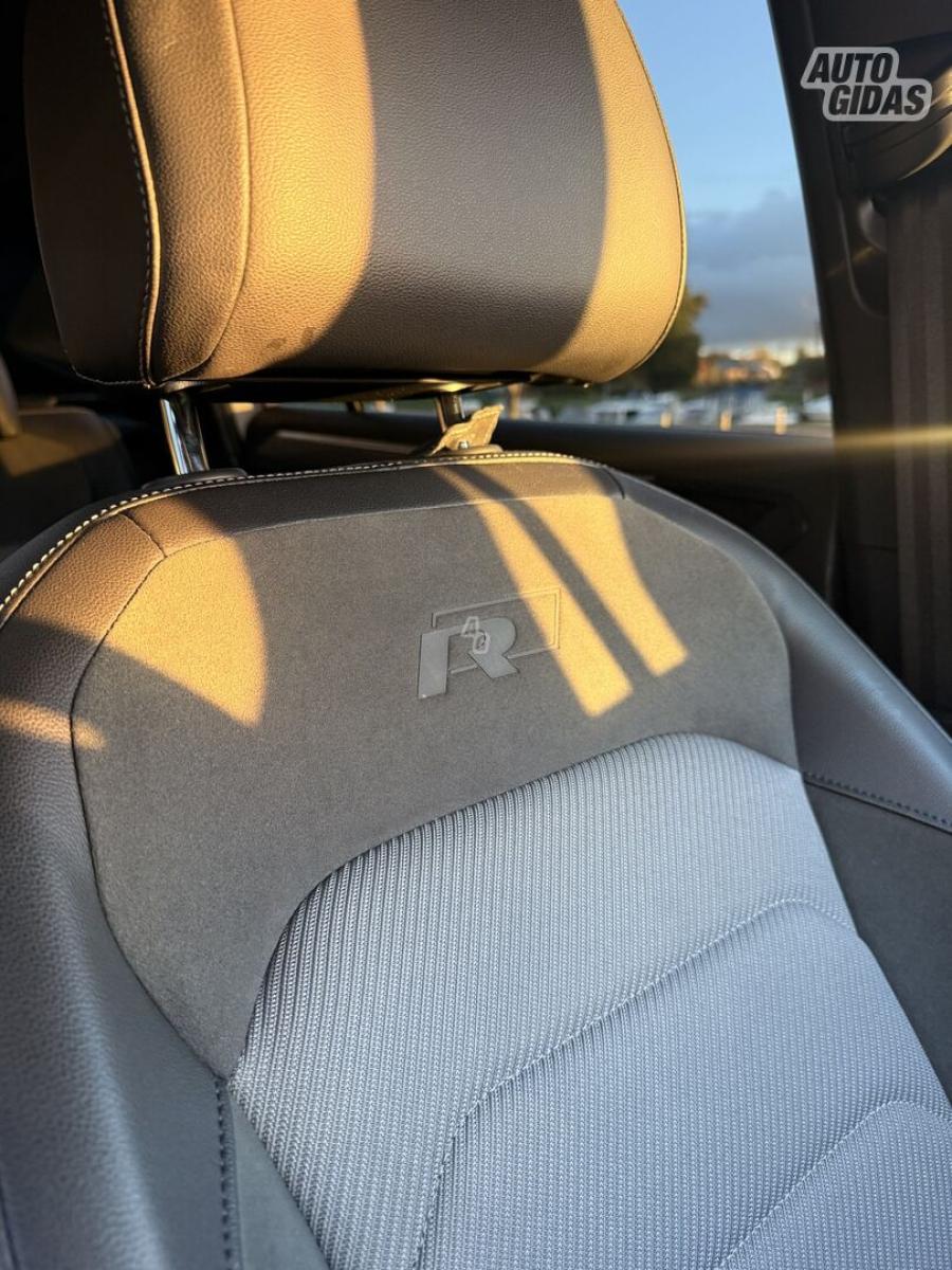White Volkswagen Tiguan 2019 in Silute, with an engine capacity of 2.00 L and mileage of 100 thousand km for 22000 €, photo 11 on AUTOMOTO.COM.LV