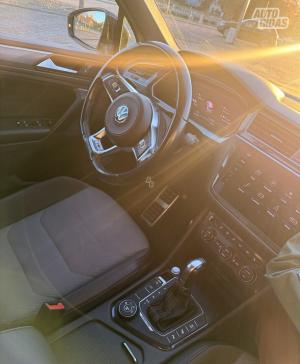 White Volkswagen Tiguan 2019 in Silute, with an engine capacity of 2.00 L and mileage of 100 thousand km for 22000 €, photo 12 on AUTOMOTO.COM.LV