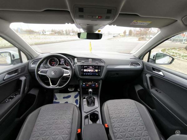 White Volkswagen Tiguan 2020 in Siauliai, with an engine capacity of 1.97 L and mileage of 233 thousand km for 18400 €, photo 11 on AUTOMOTO.COM.LV