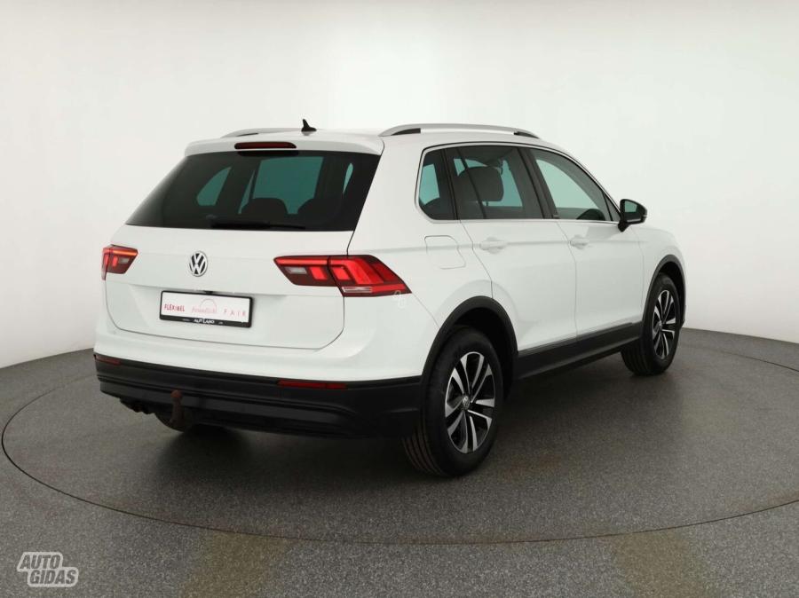 Balts Volkswagen Tiguan 2020 Kauņa, ar dzinēja tilpumu 1.50 L un nobraukumu 96 tūkst. km par 24450 €, foto 5 vietnē AUTOMOTO.COM.LV