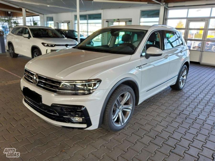 White Volkswagen Tiguan 2020 in Kaunas, with an engine capacity of 2.00 L and mileage of 62 thousand km for 29600 €, photo 2 on AUTOMOTO.COM.LV