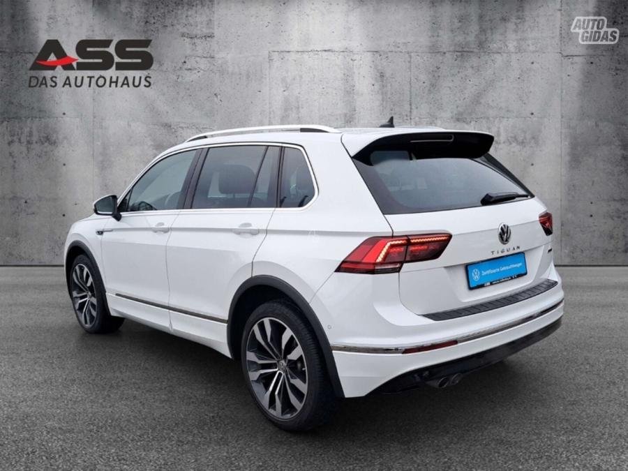 White Volkswagen Tiguan 2020 in Kaunas, with an engine capacity of 2.00 L and mileage of 93 thousand km for 30424 €, photo 3 on AUTOMOTO.COM.LV