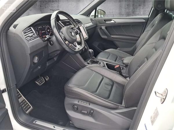 White Volkswagen Tiguan 2020 in Kaunas, with an engine capacity of 2.00 L and mileage of 93 thousand km for 30424 €, photo 9 on AUTOMOTO.COM.LV