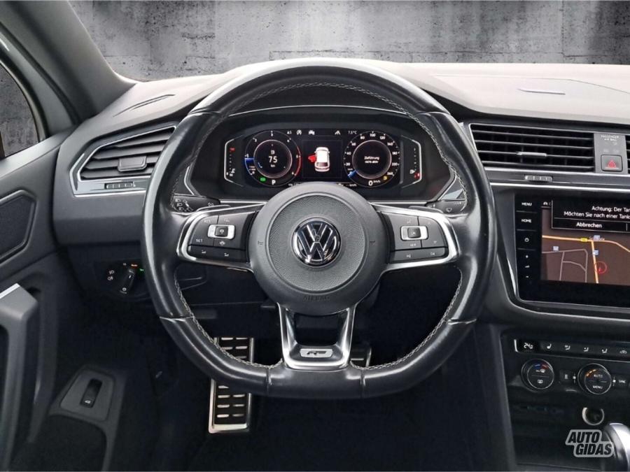 White Volkswagen Tiguan 2020 in Kaunas, with an engine capacity of 2.00 L and mileage of 93 thousand km for 30424 €, photo 11 on AUTOMOTO.COM.LV