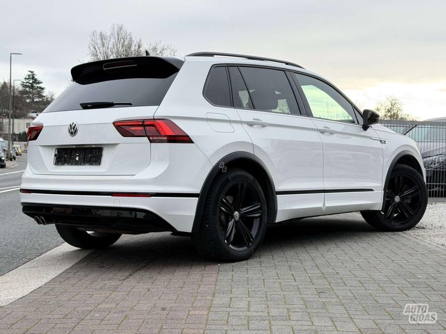 White Volkswagen Tiguan 2020 in Kaunas, with an engine capacity of 0.00 L and mileage of 92 thousand km for 29095 €, photo 2 on AUTOMOTO.COM.LV