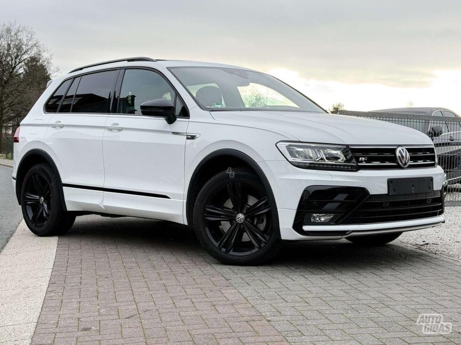 White Volkswagen Tiguan 2020 in Kaunas, with an engine capacity of 0.00 L and mileage of 92 thousand km for 29095 €, photo 3 on AUTOMOTO.COM.LV