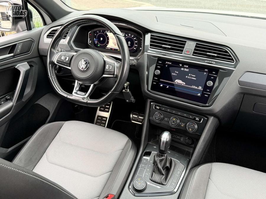 White Volkswagen Tiguan 2020 in Kaunas, with an engine capacity of 0.00 L and mileage of 92 thousand km for 29095 €, photo 5 on AUTOMOTO.COM.LV