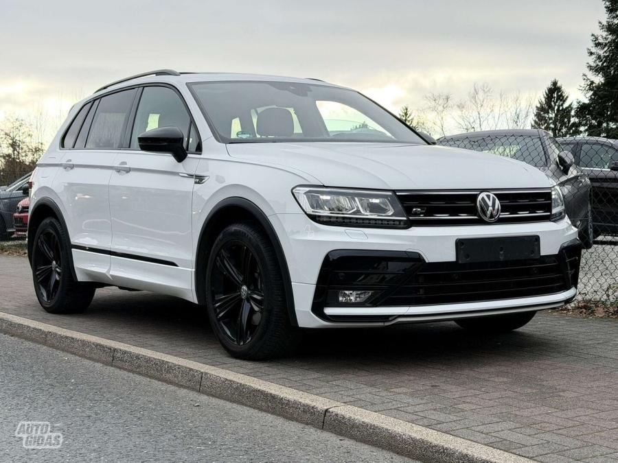 White Volkswagen Tiguan 2020 in Kaunas, with an engine capacity of 0.00 L and mileage of 92 thousand km for 29095 €, photo 15 on AUTOMOTO.COM.LV