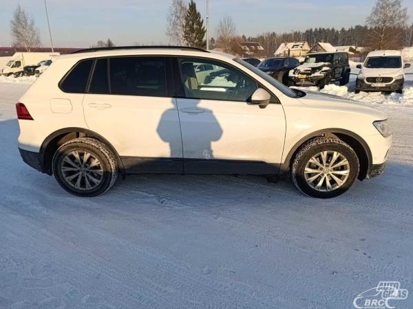 Balts Volkswagen Tiguan 2020 Avižieniai, ar dzinēja tilpumu 2.00 L un nobraukumu 125 tūkst. km par 19500 €, foto 6 vietnē AUTOMOTO.COM.LV