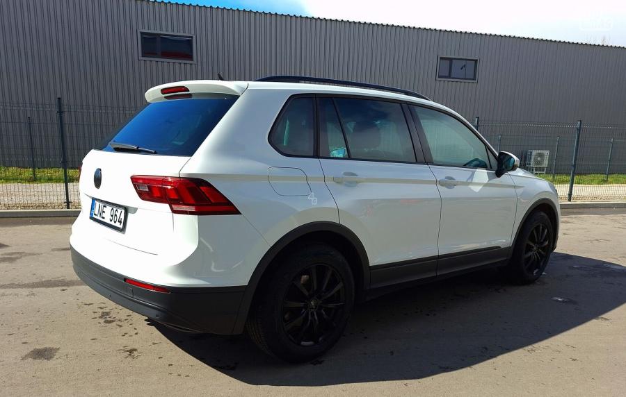 Balts Volkswagen Tiguan 2020 Šauļi, ar dzinēja tilpumu 1.50 L un nobraukumu 114 tūkst. km par 15500 €, foto 4 vietnē AUTOMOTO.COM.LV
