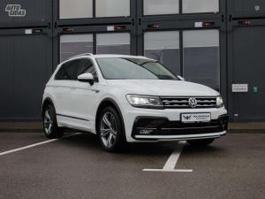 White Volkswagen Tiguan 2020 in Vilnius, with an engine capacity of 1.50 L and mileage of 130 thousand km for 21000 €, photo 3 on AUTOMOTO.COM.LV