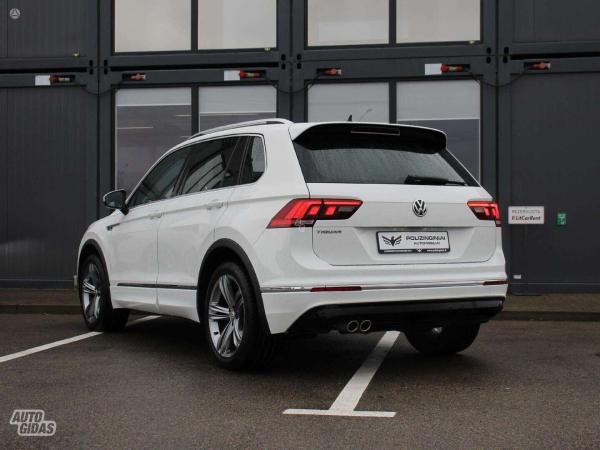 White Volkswagen Tiguan 2020 in Vilnius, with an engine capacity of 1.50 L and mileage of 130 thousand km for 21000 €, photo 4 on AUTOMOTO.COM.LV