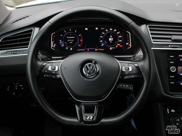 White Volkswagen Tiguan 2020 in Vilnius, with an engine capacity of 1.50 L and mileage of 130 thousand km for 21000 €, photo 5 on AUTOMOTO.COM.LV