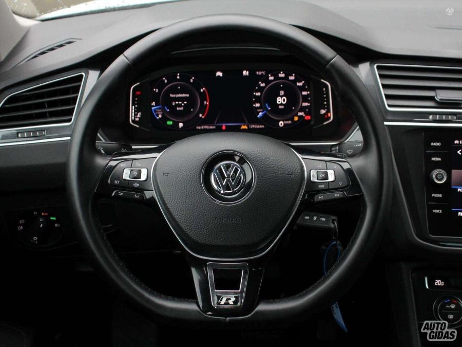 White Volkswagen Tiguan 2020 in Vilnius, with an engine capacity of 1.50 L and mileage of 130 thousand km for 21000 €, photo 6 on AUTOMOTO.COM.LV