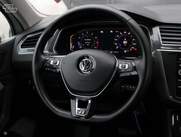White Volkswagen Tiguan 2020 in Vilnius, with an engine capacity of 1.50 L and mileage of 130 thousand km for 21000 €, photo 6 on AUTOMOTO.COM.LV
