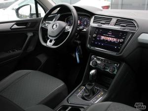 White Volkswagen Tiguan 2020 in Vilnius, with an engine capacity of 1.50 L and mileage of 130 thousand km for 21000 €, photo 9 on AUTOMOTO.COM.LV