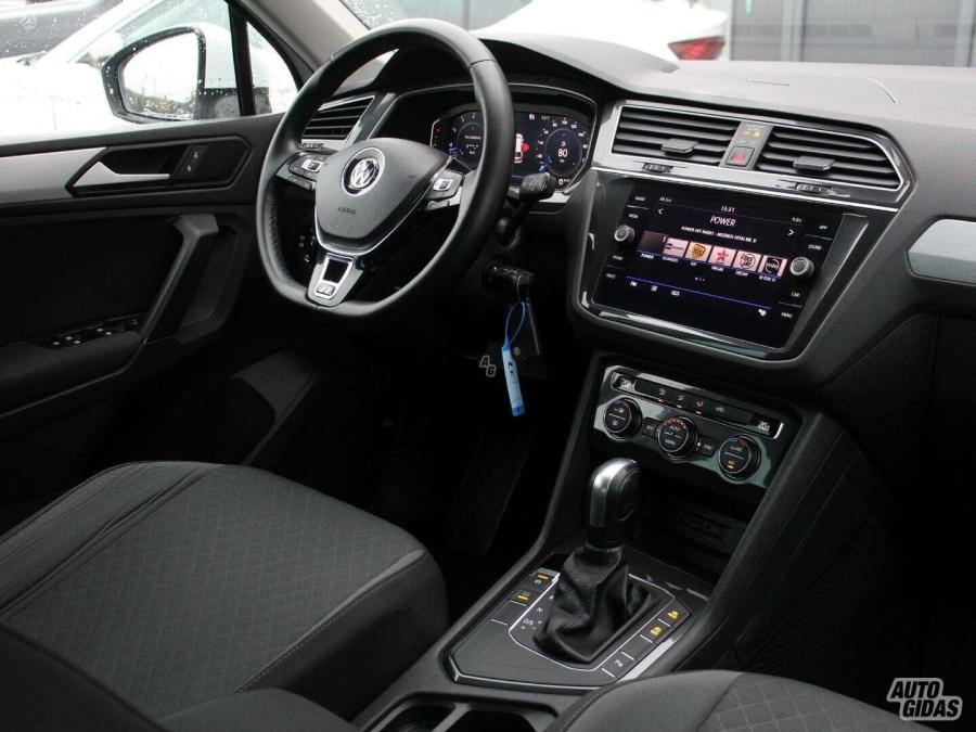 White Volkswagen Tiguan 2020 in Vilnius, with an engine capacity of 1.50 L and mileage of 130 thousand km for 21000 €, photo 9 on AUTOMOTO.COM.LV