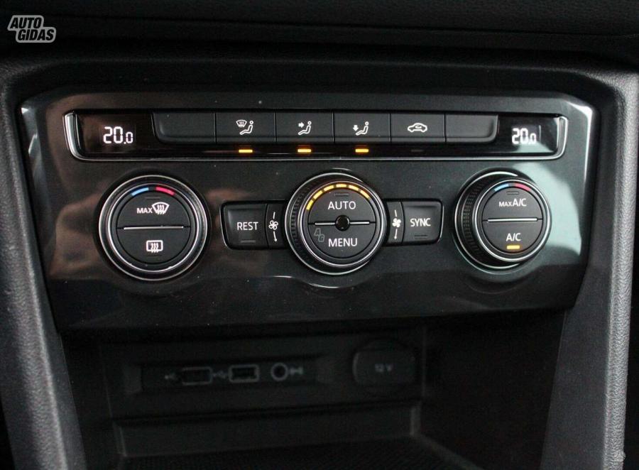 White Volkswagen Tiguan 2020 in Vilnius, with an engine capacity of 1.50 L and mileage of 130 thousand km for 21000 €, photo 15 on AUTOMOTO.COM.LV