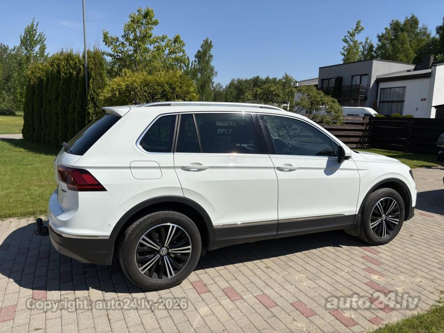 Balts Volkswagen Tiguan 2020 Tallina, ar dzinēja tilpumu 2.00 L un nobraukumu 172 tūkst. km par 23490 €, foto 5 vietnē AUTOMOTO.COM.LV
